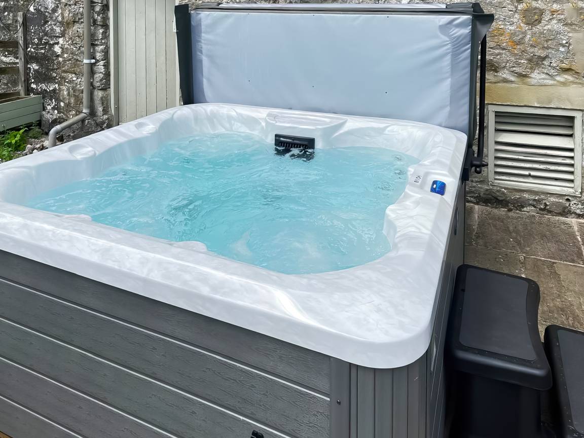 Cottage ∙ 5 Bedrooms ∙ 8 Guests - Grassington