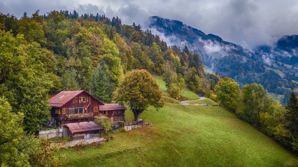 325 M² Chalet ∙ 10 Schlafzimmer ∙ 24 Gäste - Schweiz