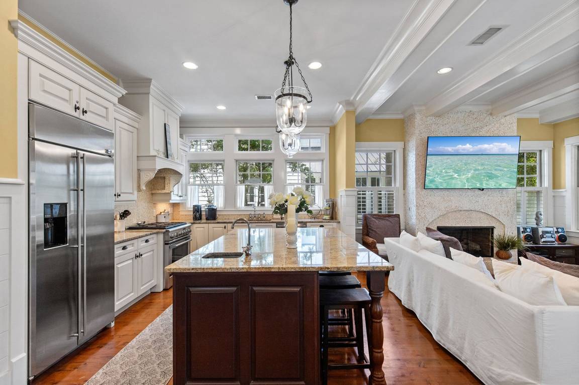330 M² House ∙ 5 Bedrooms ∙ 12 Guests - Seaside, FL