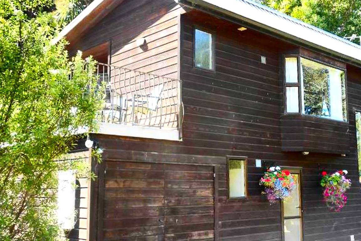 House ∙ 2 Bedrooms ∙ 4 Guests - New Zealand