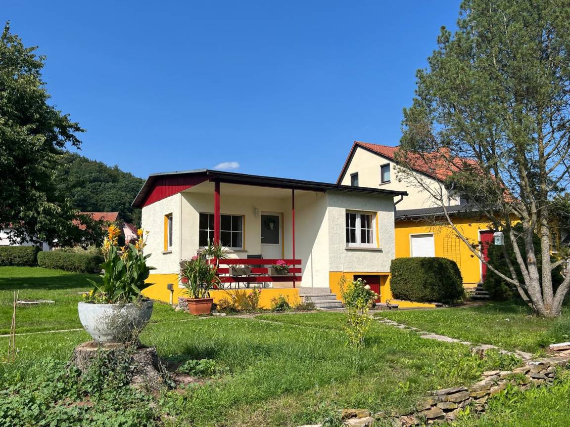 Ferienwohnung ∙ 2 Schlafzimmer ∙ 4 Gäste - Bad Salzungen