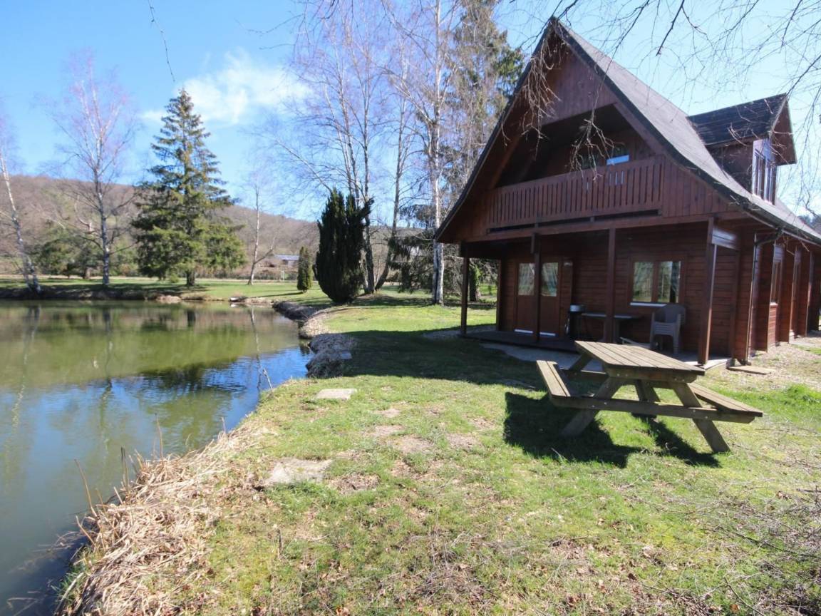 80 M² Cottage ∙ 2 Chambres ∙ 6 Personnes - Lac des Settons