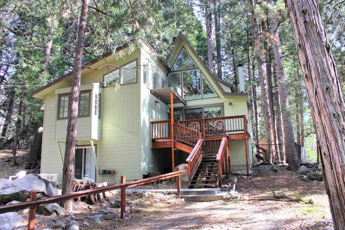 Cabin ∙ 3 Bedrooms ∙ 10 Guests - Idyllwild-Pine Cove, CA