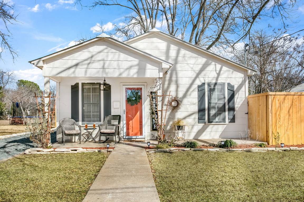 Cottage ∙ 2 Bedrooms ∙ 4 Guests - Texas