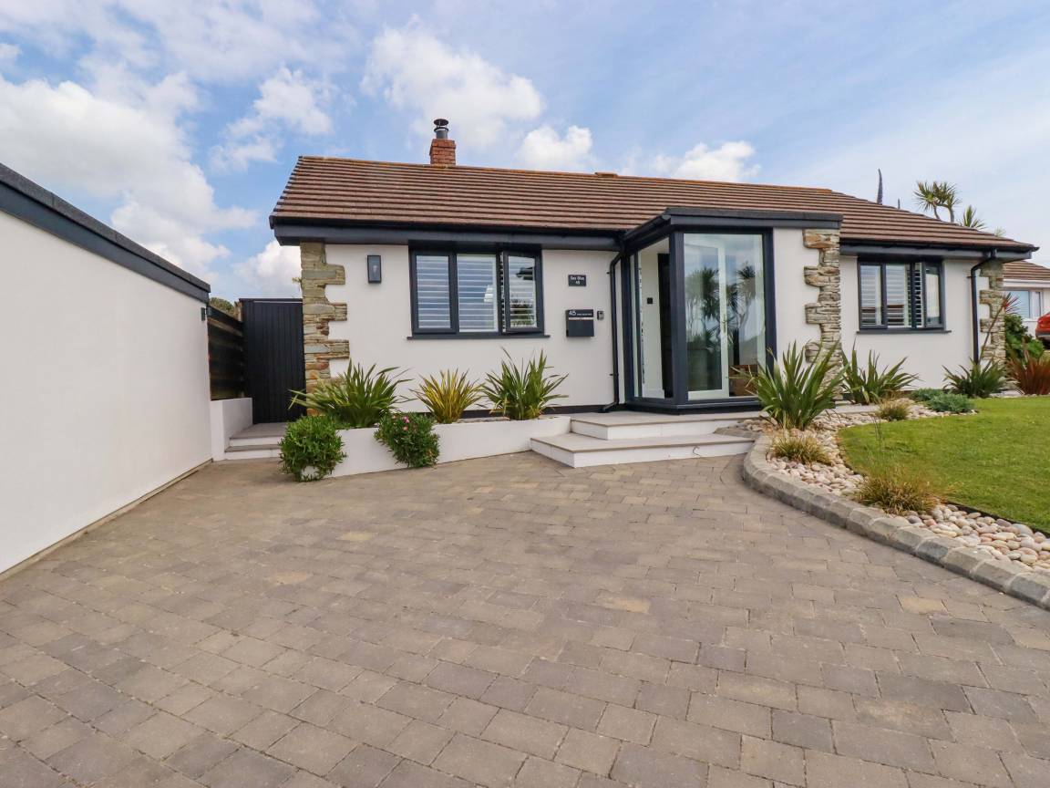 Cottage ∙ 3 Bedrooms ∙ 6 Guests - Newquay