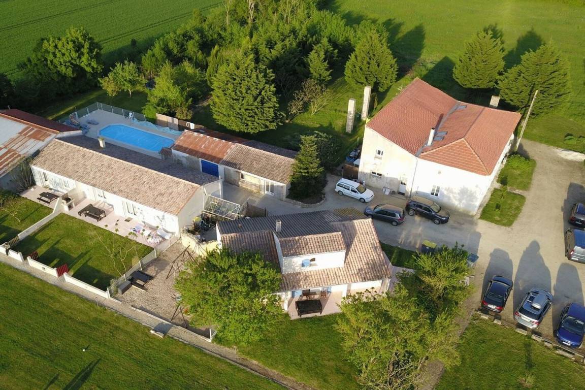 95 M² Gîte ∙ 4 Chambres ∙ 8 Personnes - Marans