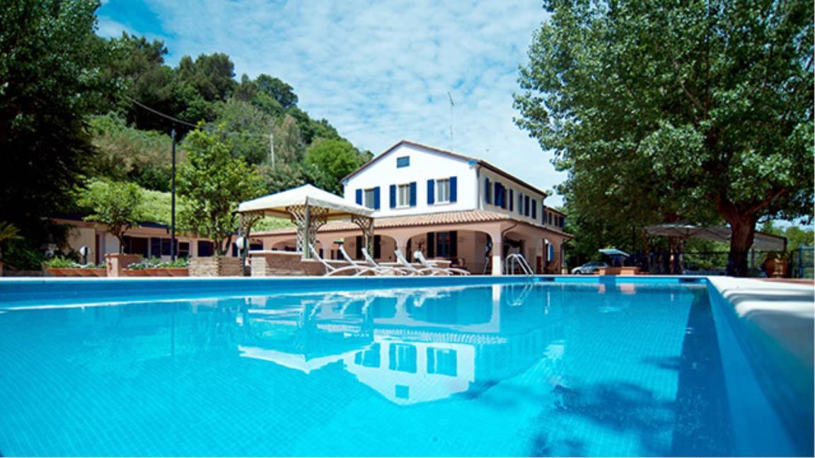 570 M² Villa ∙ 10 Bedrooms ∙ 23 Guests - Fano