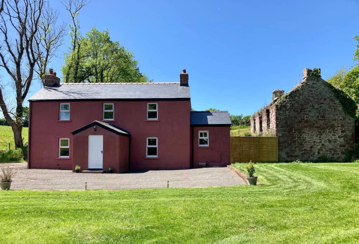 Apartment ∙ 2 Bedrooms ∙ 4 Guests - Little Haven