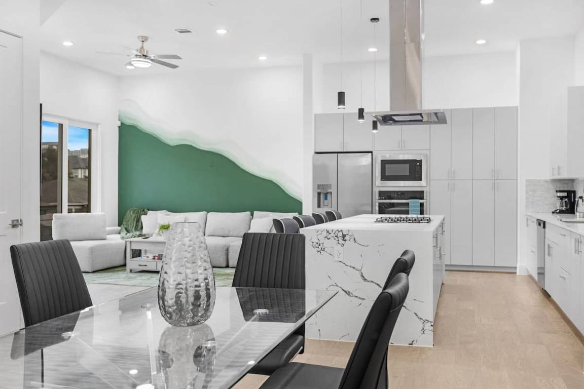 House ∙ 3 Bedrooms ∙ 8 Guests - Houston, TX