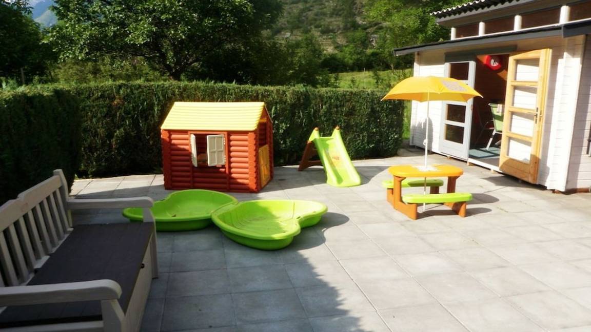 250 M² Ferienhaus ∙ 6 Schlafzimmer ∙ 24 Gäste - Bürchen