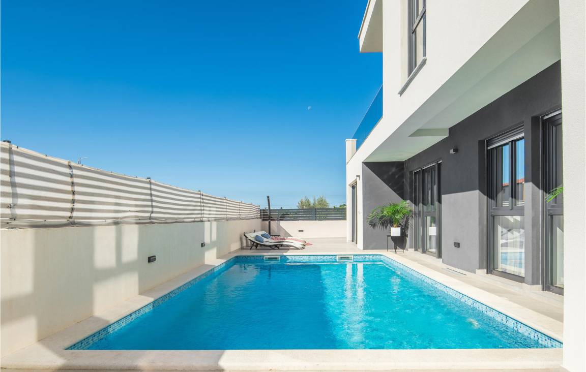 208 M² Casa ∙ 7 Habitaciones ∙ 14 Huéspedes - Pula