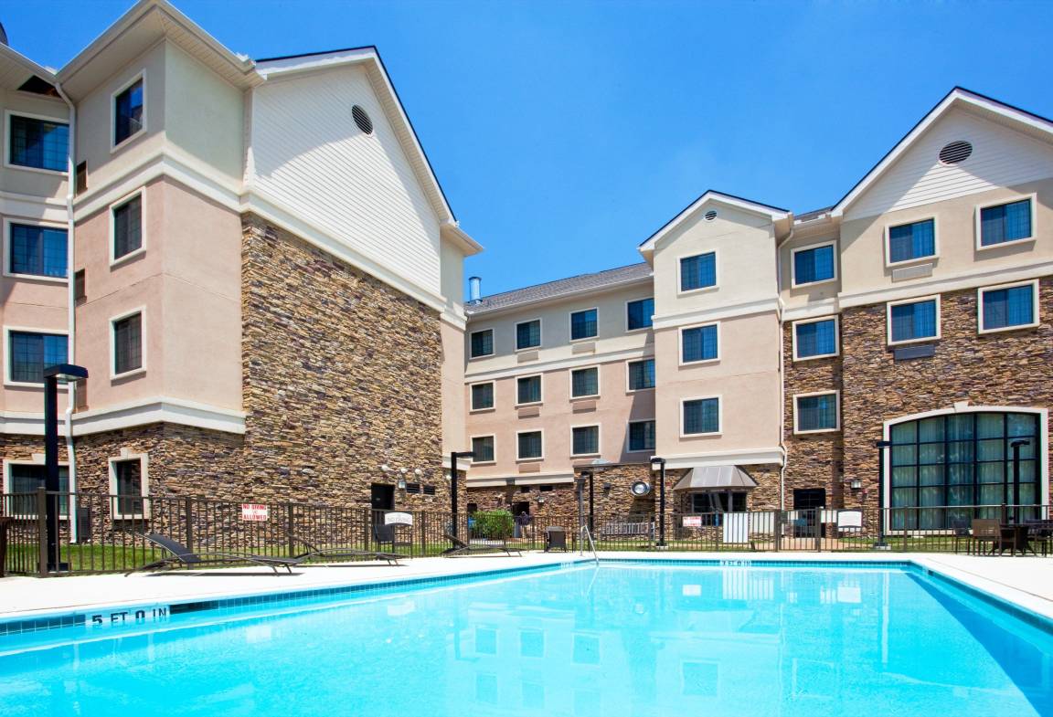 Condo ∙ 2 Bedrooms ∙ 6 Guests - Hillsborough, NC