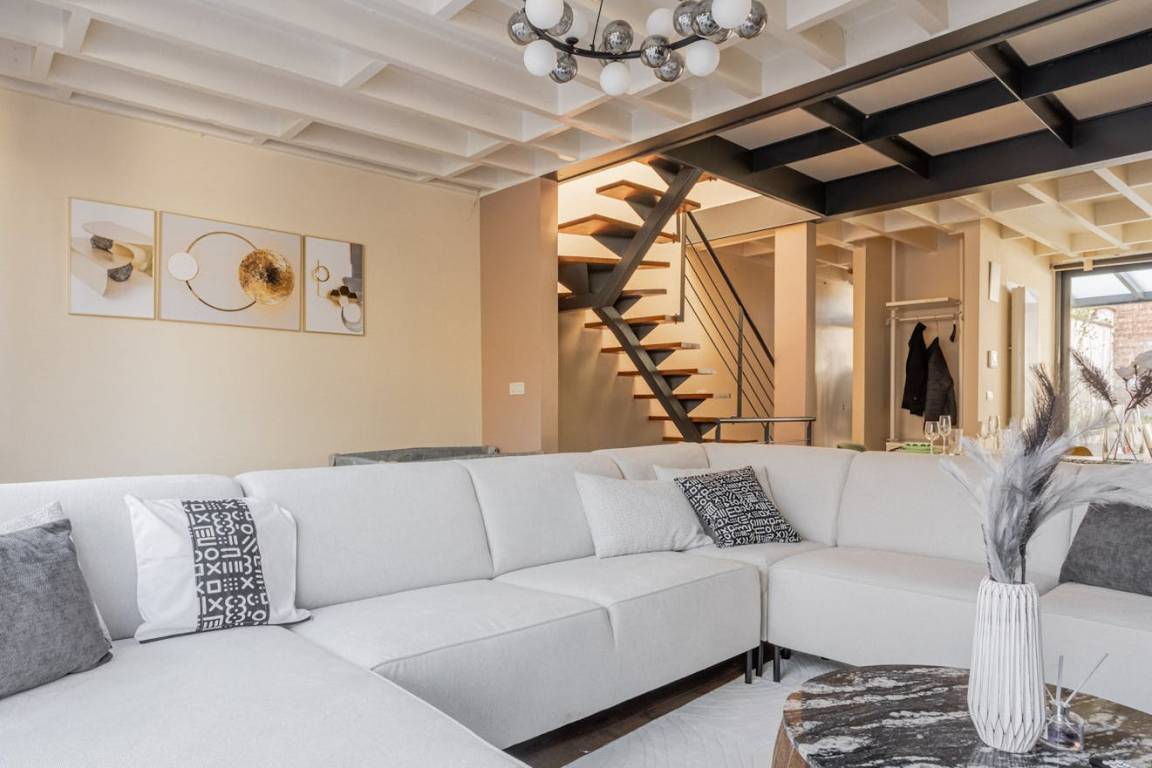200 M² House ∙ 3 Bedrooms ∙ 6 Guests - Brussels
