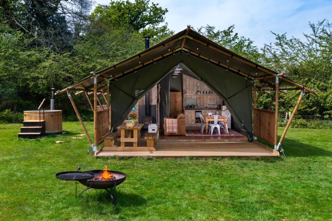 Camping-unterkunft ∙ 3 Schlafzimmer ∙ 6 Gäste - Herefordshire