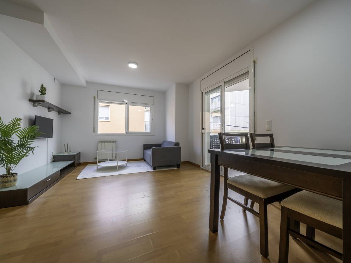 60 M² Apartment ∙ 2 Bedrooms ∙ 5 Guests - Blanes