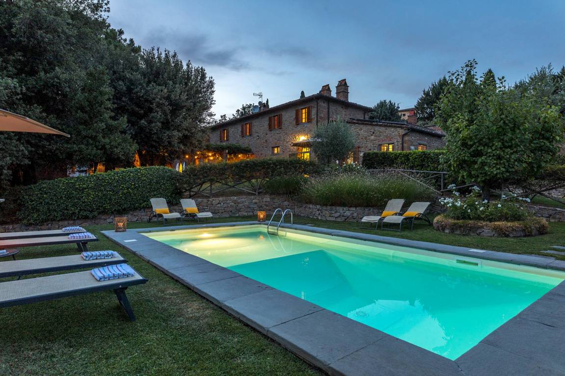 300 M² Villa ∙ 4 Bedrooms ∙ 8 Guests - Cortona