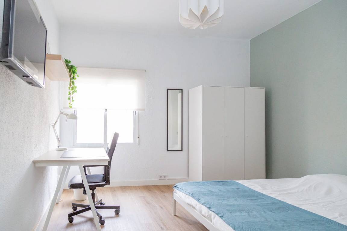 123 M² Habitación Privada ∙ 1 Habitación ∙ 1 Huésped - Zaragoza, España