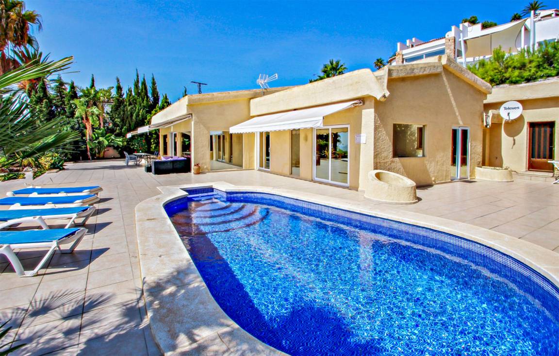 230 M² Maison De Vacances ∙ 3 Chambres ∙ 6 Personnes - Xàbia