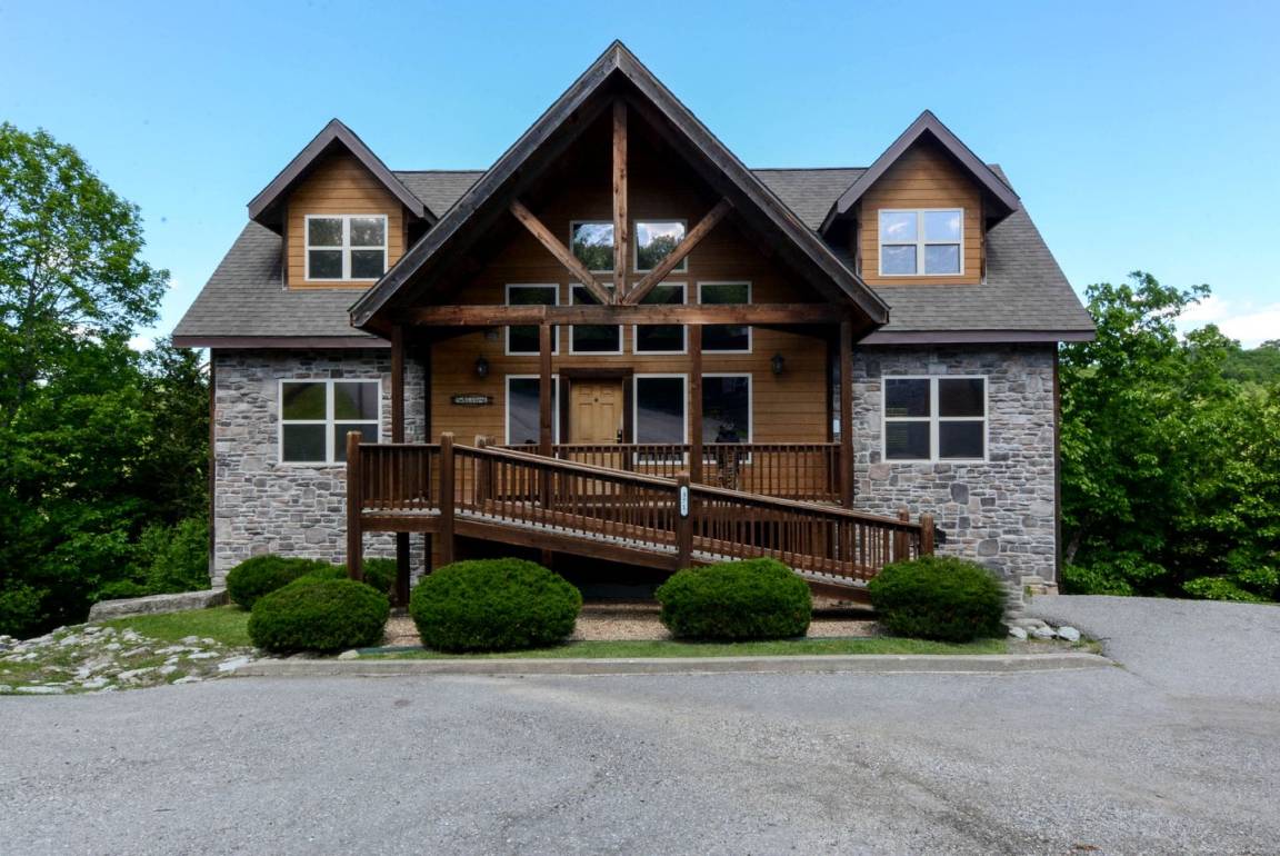 House ∙ 6 Bedrooms ∙ 22 Guests - Branson, MO