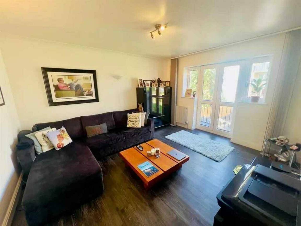 Apartment ∙ 2 Bedrooms ∙ 6 Guests - Beckenham