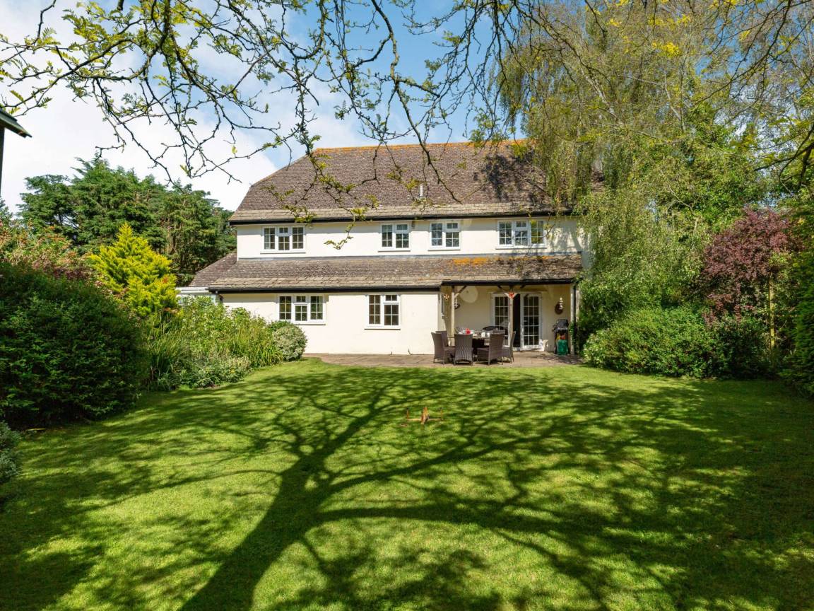 Cottage ∙ 4 Bedrooms ∙ 11 Guests - Lulworth Cove