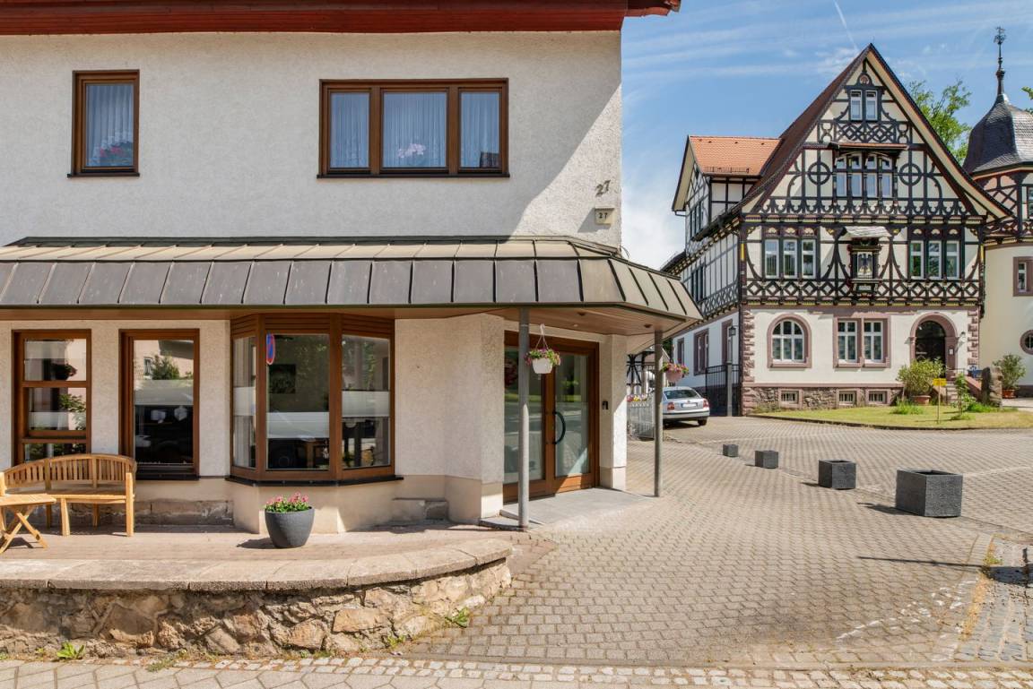 75 M² Ferienwohnung ∙ 1 Schlafzimmer ∙ 4 Gäste - Bad Salzungen