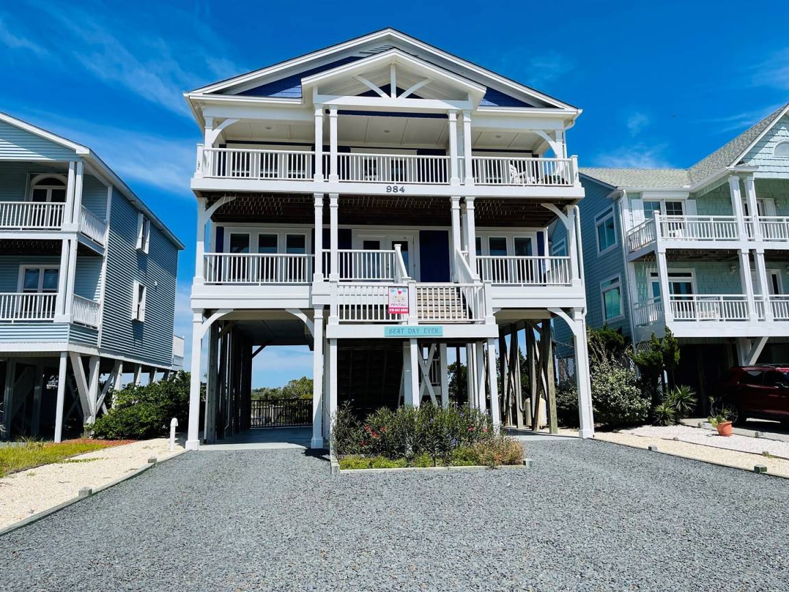 House ∙ 4 Bedrooms ∙ 10 Guests - Holden Beach, NC