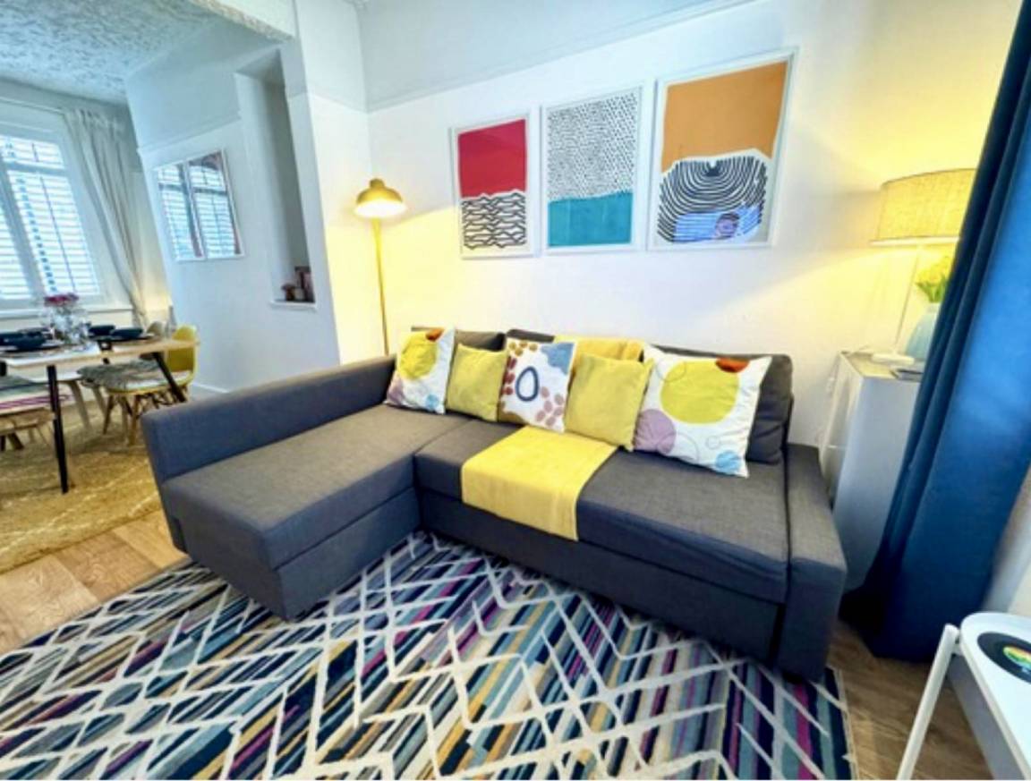 75 M² House ∙ 2 Bedrooms ∙ 6 Guests - Belfast