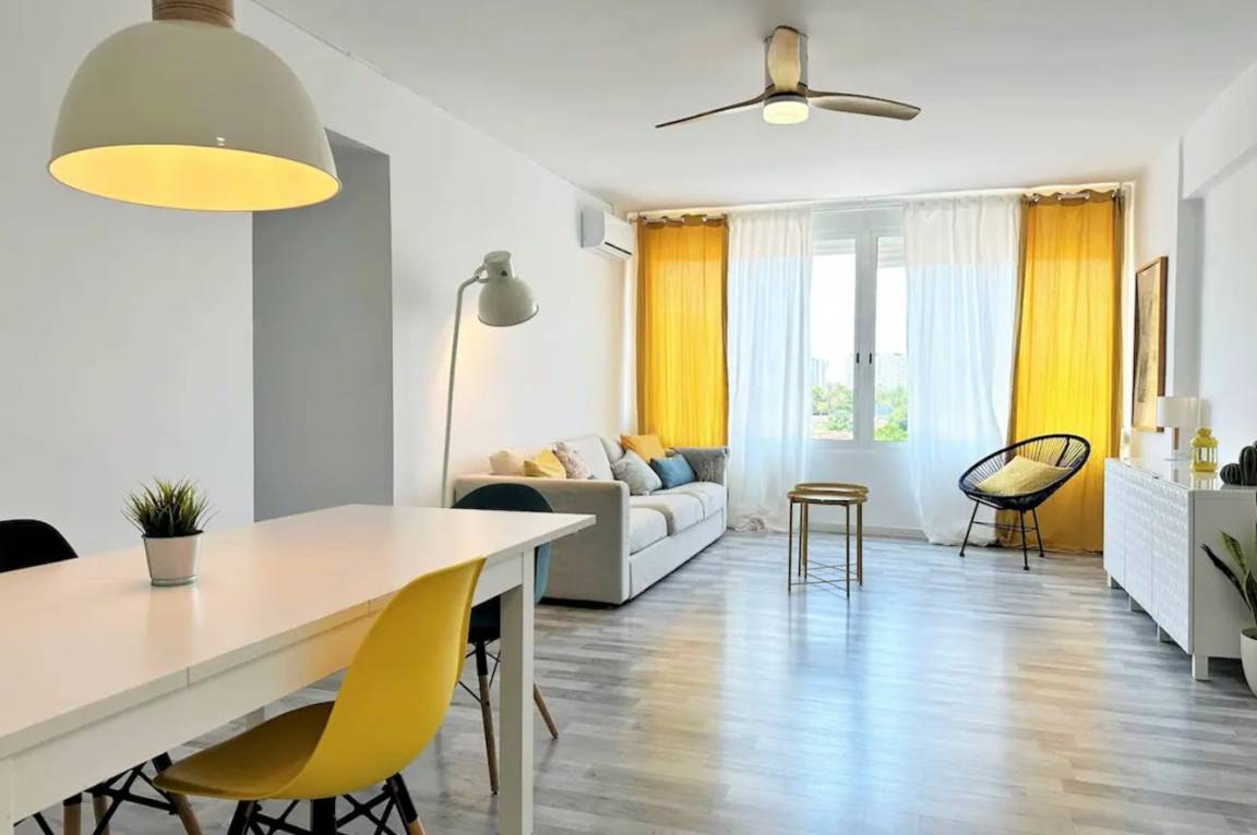 100 M² Apartment ∙ 3 Bedrooms ∙ 4 Guests - 