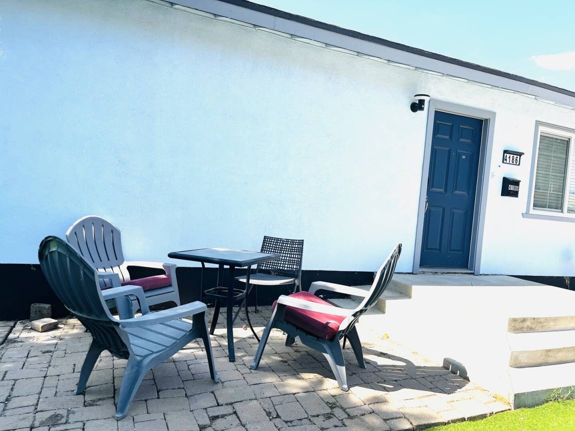 93 M² House ∙ 2 Bedrooms ∙ 6 Guests - Ontario, CA