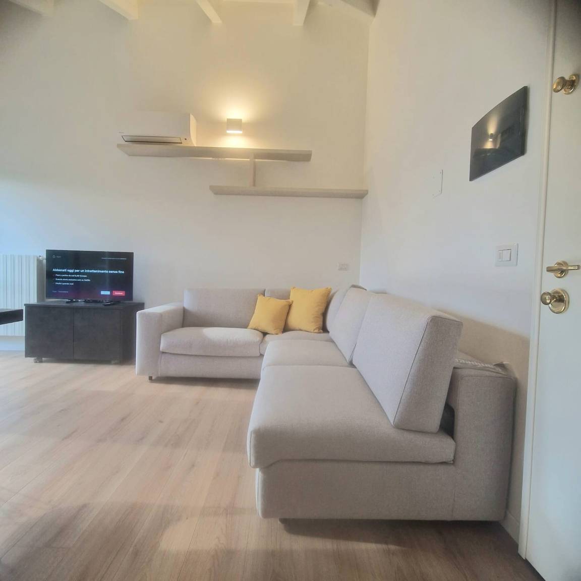 59 M² Apartamento ∙ 2 Quartos ∙ 4 Hóspedes - Varese
