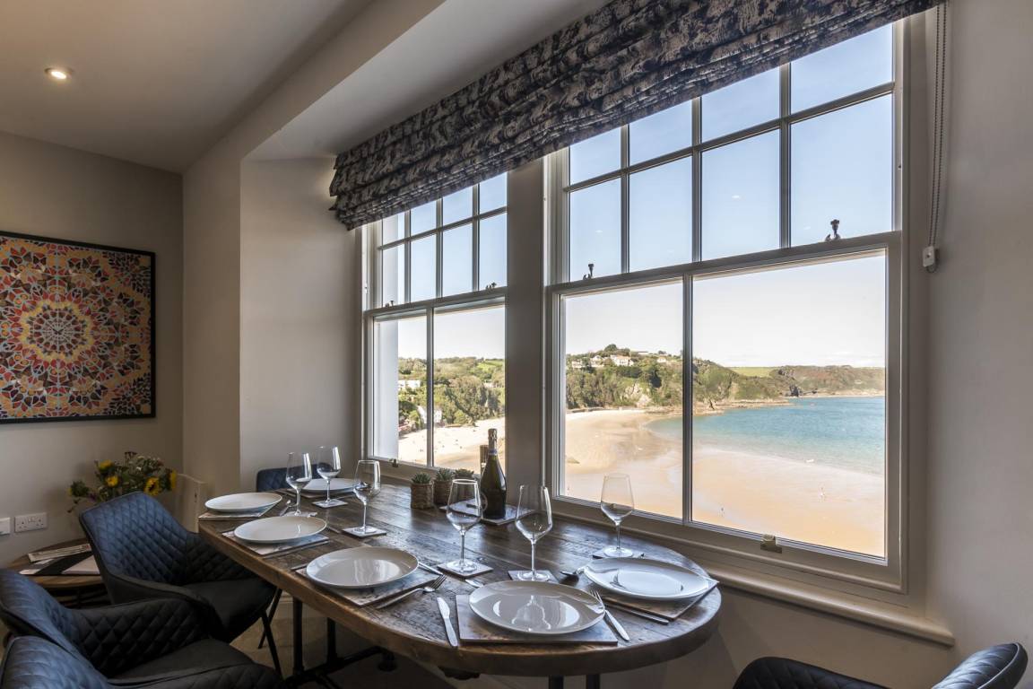 135 M² Apartment ∙ 2 Bedrooms ∙ 6 Guests - Tenby