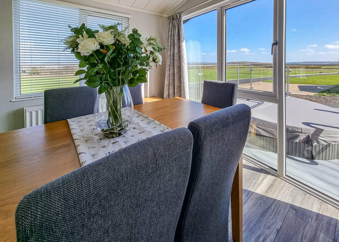 Chalet ∙ 3 Bedrooms ∙ 6 Guests - Scotland