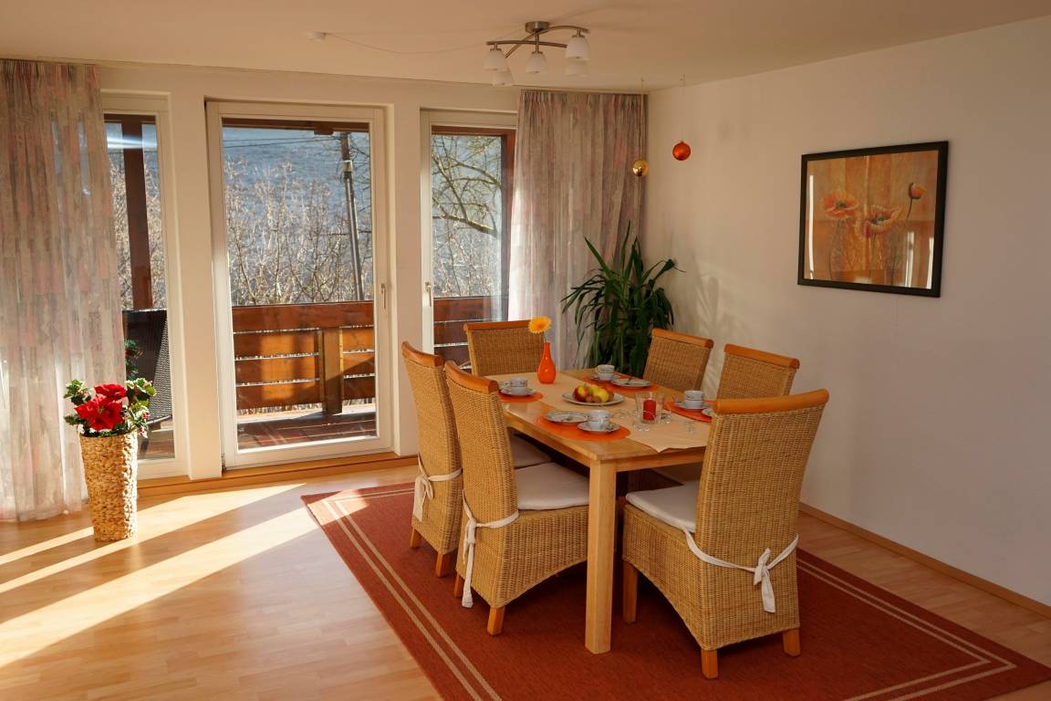 78 M² Ferienwohnung ∙ 2 Schlafzimmer ∙ 4 Gäste - Alpirsbach