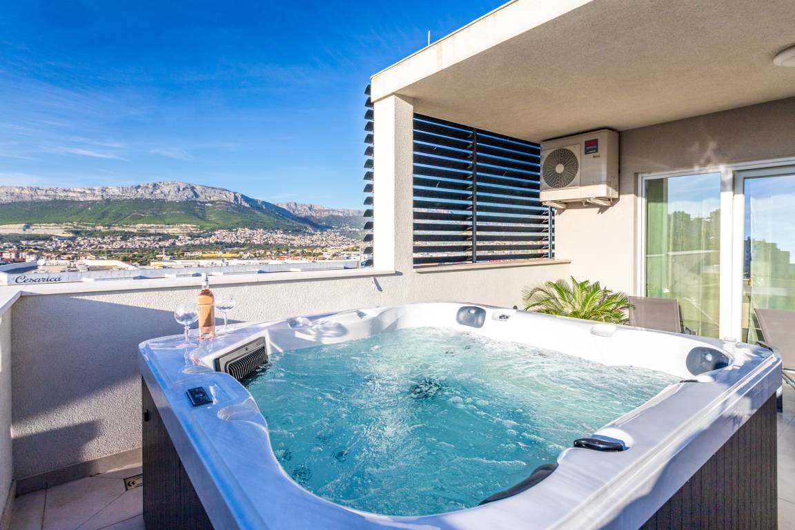 80 M² Apartment ∙ 3 Bedrooms ∙ 8 Guests - Podstrana