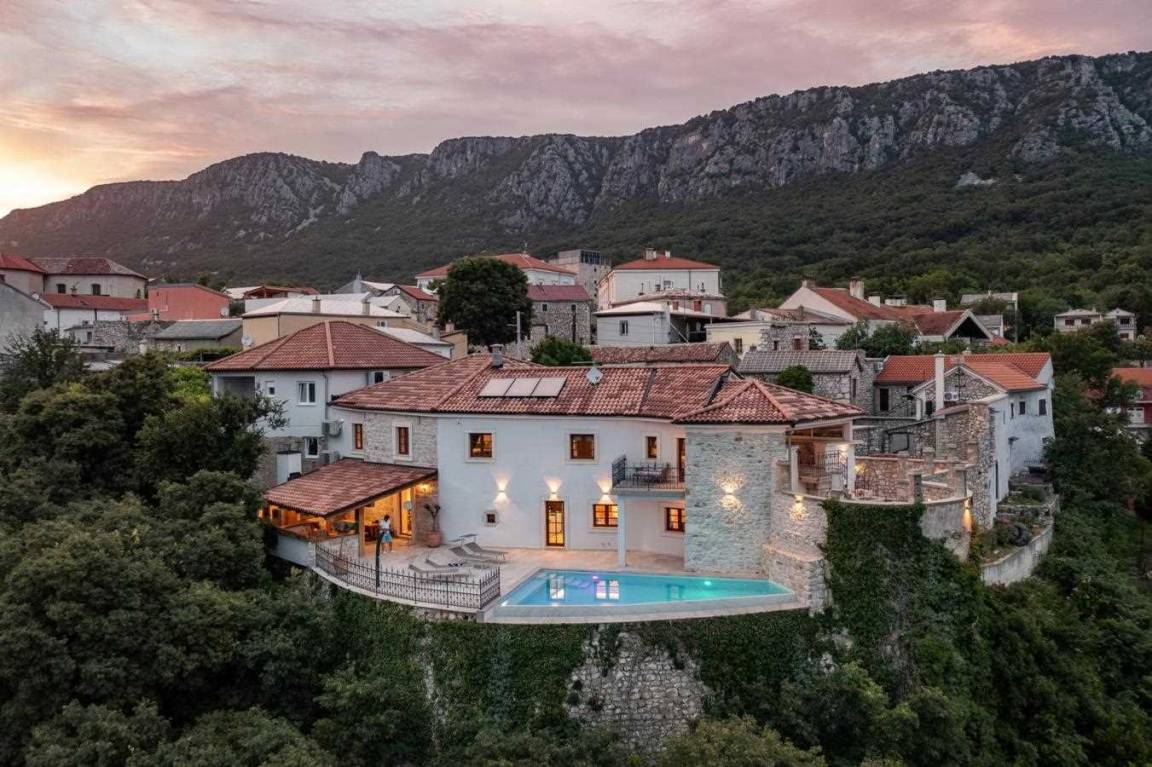 580 M² Villa ∙ 7 Schlafzimmer ∙ 14 Gäste - Novi Vinodolski