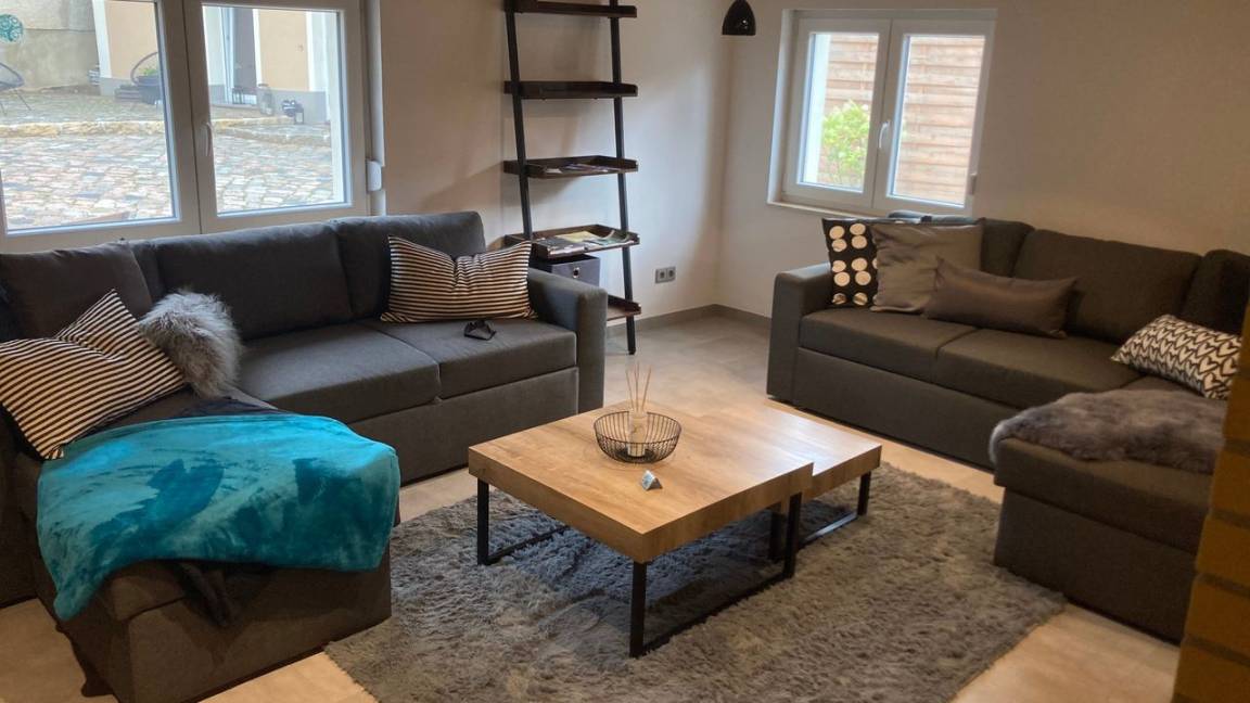 90 M² Ferienwohnung ∙ 4 Gäste - Naumburg (Saale)