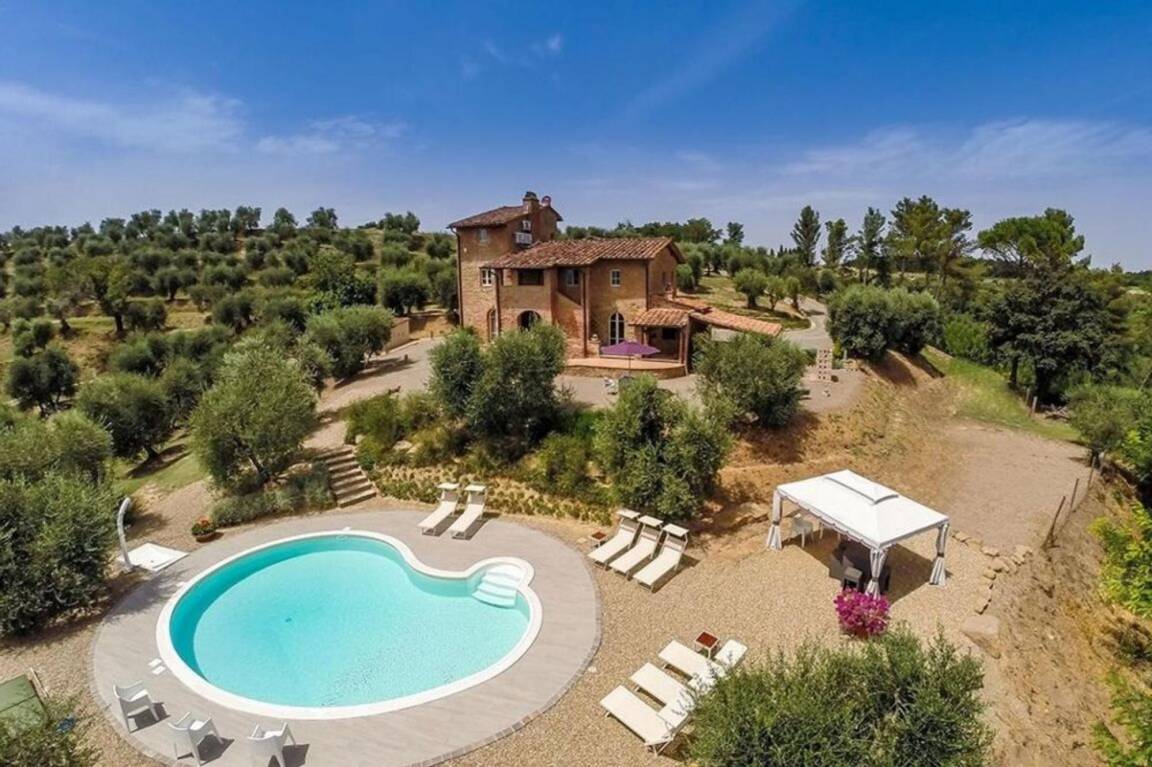 210 M² Villa ∙ 4 Schlafzimmer ∙ 8 Gäste - Pontedera