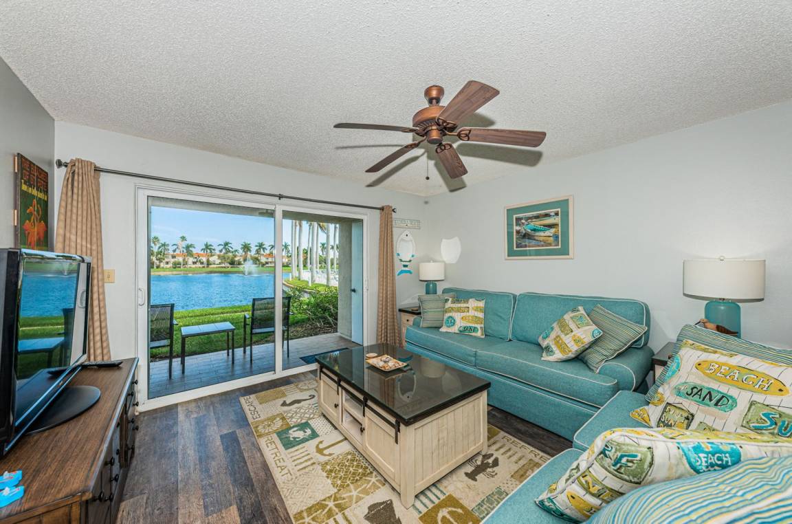 Condo ∙ 2 Bedrooms ∙ 4 Guests - St. Petersburg, FL