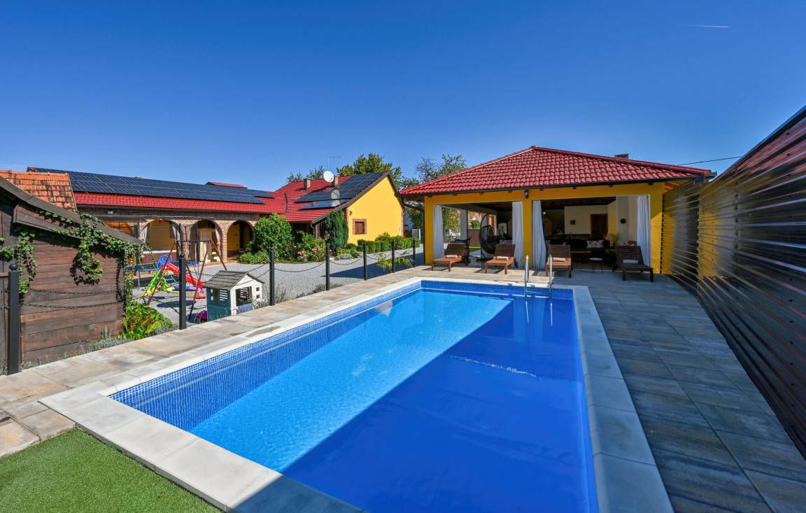 142 M² House ∙ 2 Bedrooms ∙ 5 Guests - Croatia