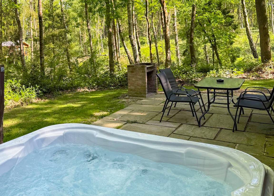 Chalet ∙ 2 Bedrooms ∙ 4 Guests - Cheshire