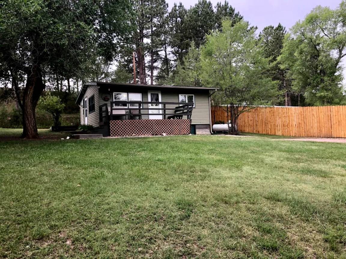 House ∙ 1 Bedroom ∙ 4 Guests - Hot Springs, SD