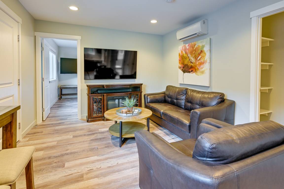 74 M² Apartment ∙ 2 Bedrooms ∙ 4 Guests - Des Moines, WA