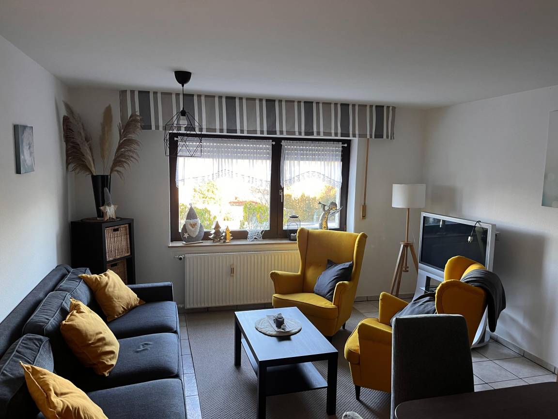 140 M² Ferienhaus ∙ 4 Schlafzimmer ∙ 8 Gäste - Bromskirchen