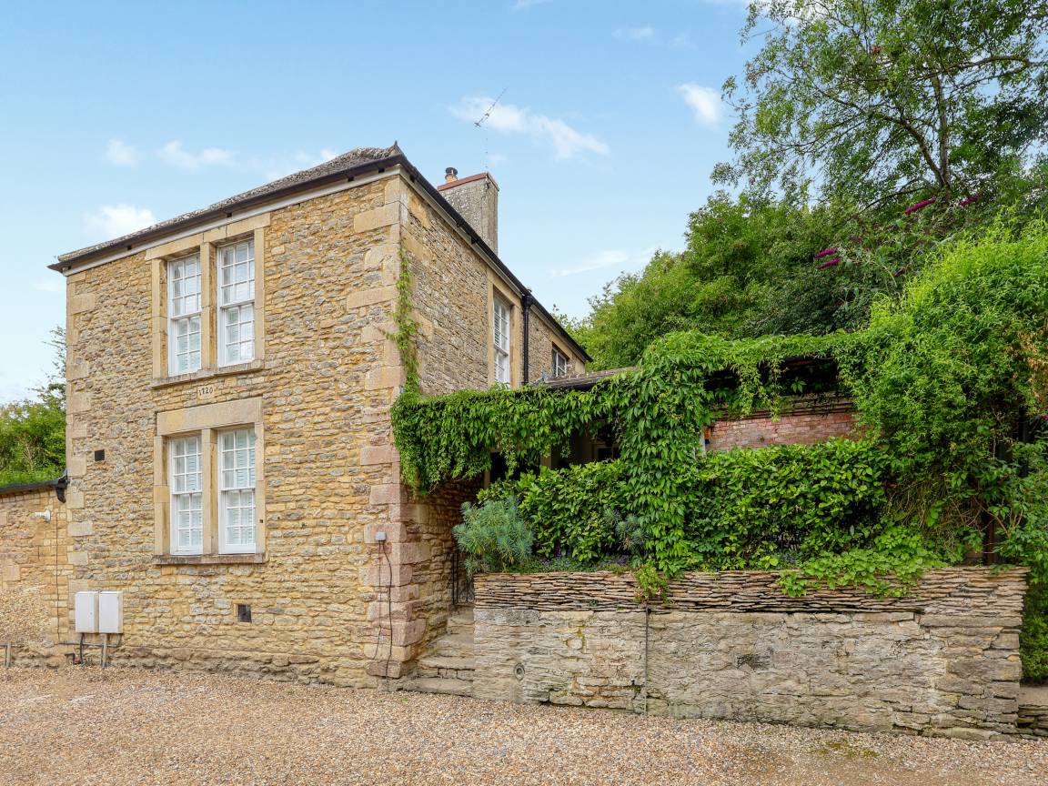 Cottage ∙ 2 Bedrooms ∙ 4 Guests - Tetbury