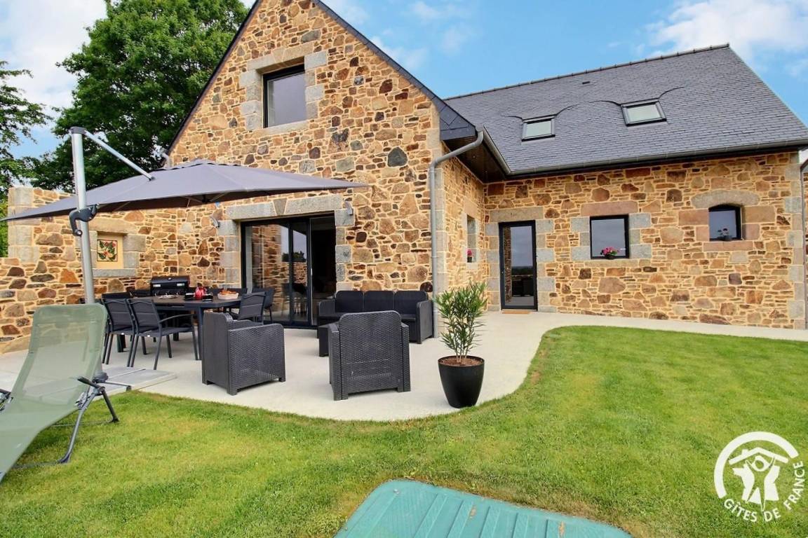 138 M² Gîte ∙ 4 Chambres ∙ 8 Personnes - Penvénan