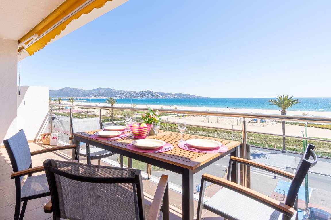 70 M² Apartamento ∙ 2 Habitaciones ∙ 6 Huéspedes - Ampuriabrava