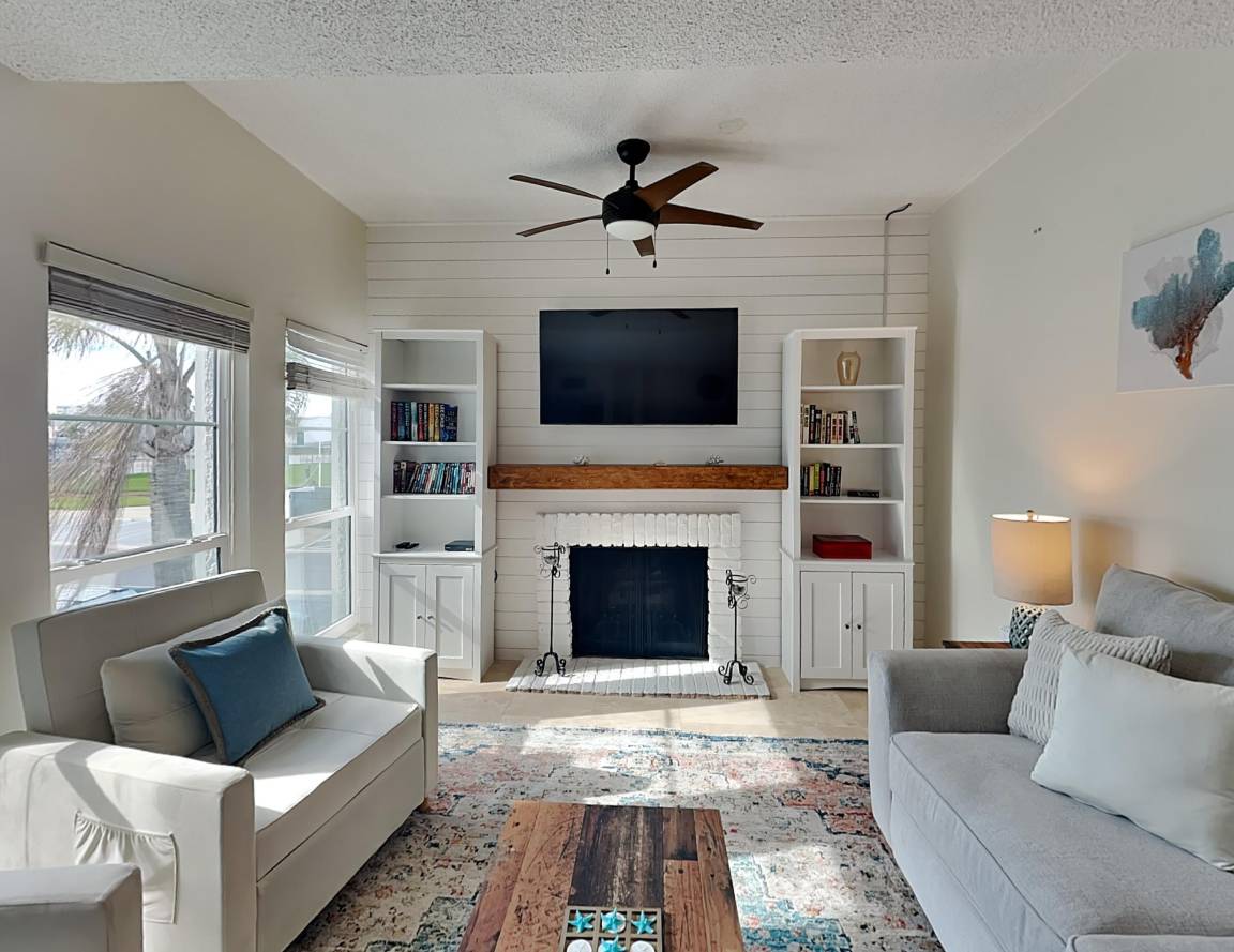 97 M² Condo ∙ 2 Bedrooms ∙ 6 Guests - Madeira Beach, FL