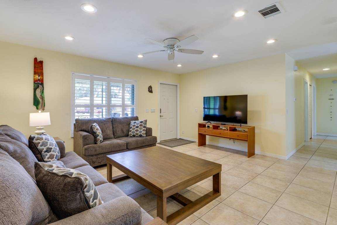 109 M² House ∙ 3 Bedrooms ∙ 6 Guests - Palm Bay, FL
