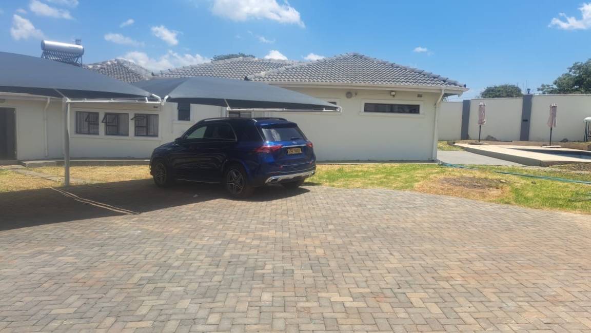 380 M² Maison De Vacances ∙ 4 Chambres ∙ 8 Personnes - Harare